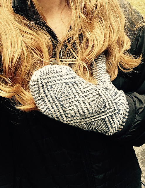 Ravelry: Sodalite pattern by Anna Bodisch