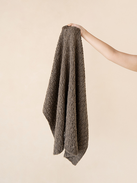 Ravelry: Fashion Aran Honey Bee Blanket pattern by Daeri Kim (Banul)