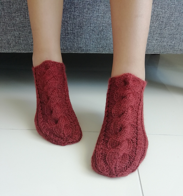 Ravelry: Kastanja sukat pattern by Jaana Maria Bardala