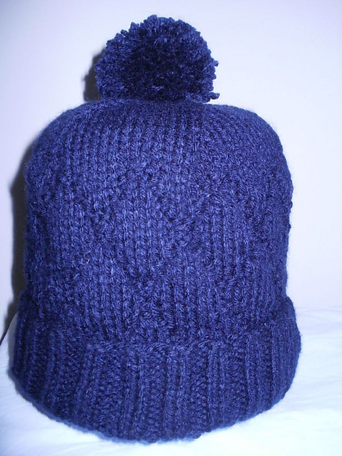 Ravelry: Quilted diamond hat pattern by baygirlknits designs