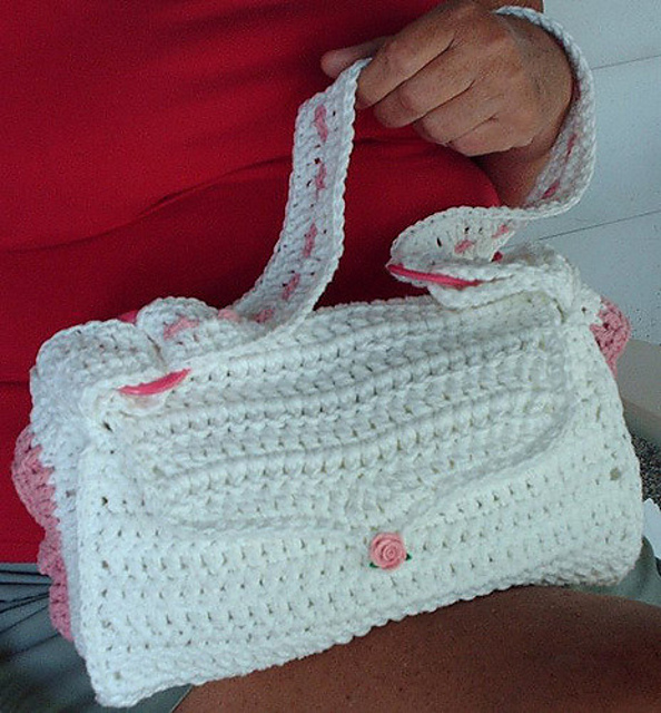 Ravelry: Pink Ribbon Purse pattern by Beverly Button