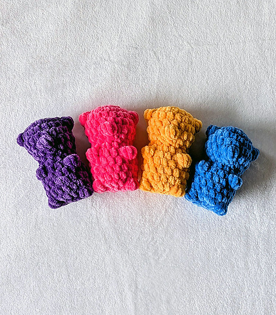 Ravelry: No Sew Gummy Bear pattern by Tiffany Griffin