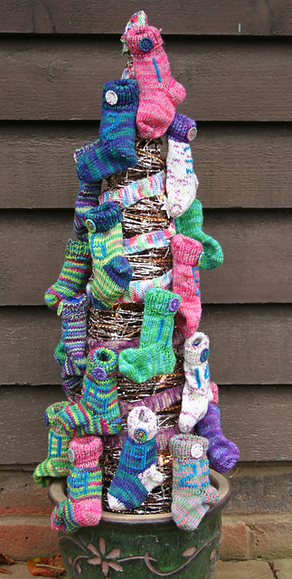 Ravelry: Advent Sock Tutorial pattern by Beaker Button