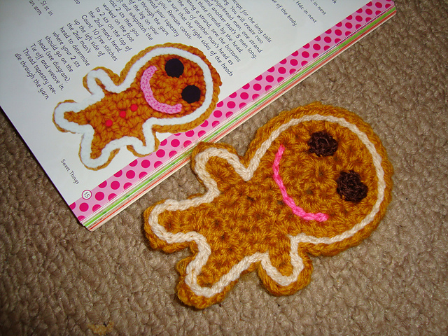 Ravelry: Gingerbread Man Scarf pattern by Twinkie Chan