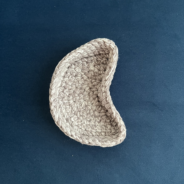 Ravelry: Mini Crescent Moon Basket pattern by Brigitte Martin