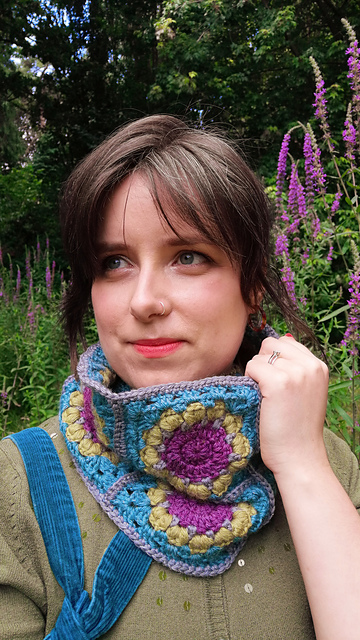 Ravelry: Stars Hollow Cowl pattern by Becca Parker