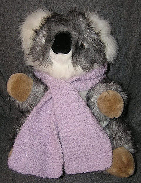 Ravelry: One Skein Plush Keyhole Scarf pattern by Becky Diffen