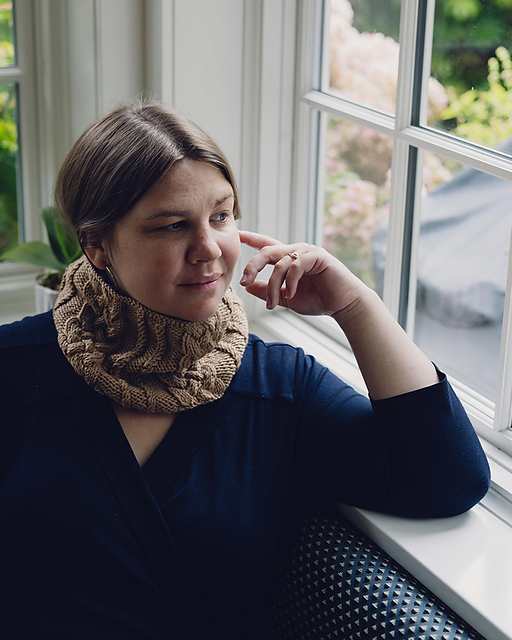 Ravelry: Craigdarroch Cowl pattern by Susan Baldock