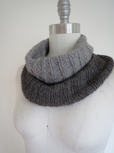 Ravelry: beehivewoolshop's Chalet Cowl