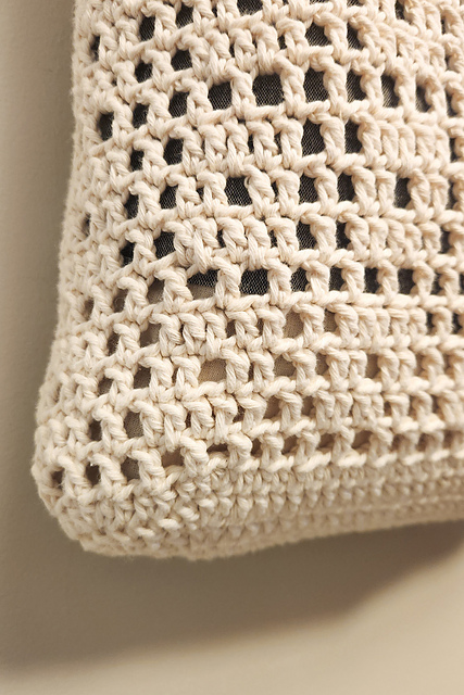 Ravelry: beehivewoolshop's Sofia Tote Bag