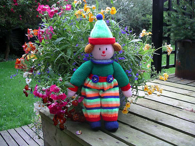 Ravelry: Buttons the Clown pattern by Jean Greenhowe