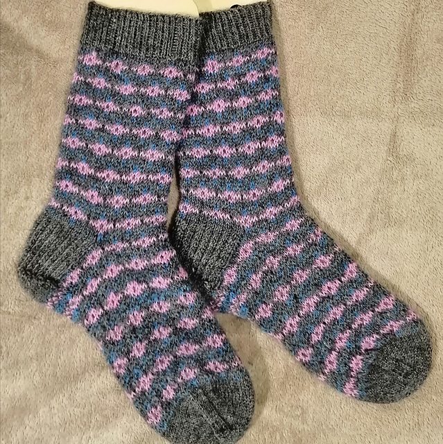 Ravelry: belcatya's #186 socks Yellow dwarf socks
