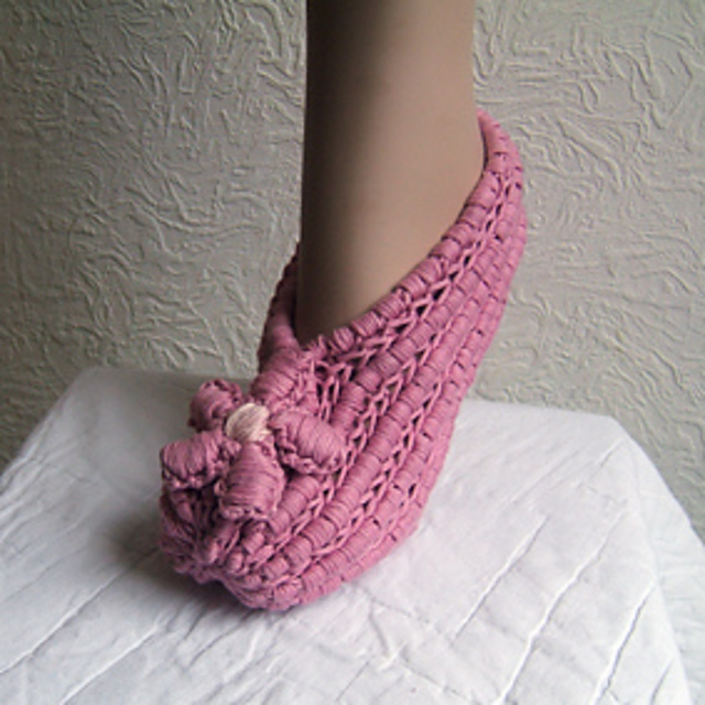 Ravelry: Eco Knit Rustic Flower Bed Slippers pattern by Lorraine Hearn