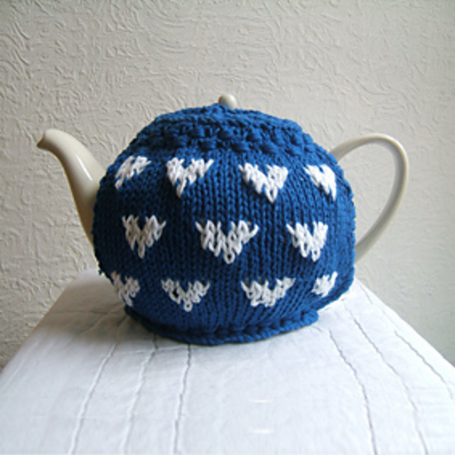 Ravelry: Heart Tea Cosy with plain version variation pattern by ...