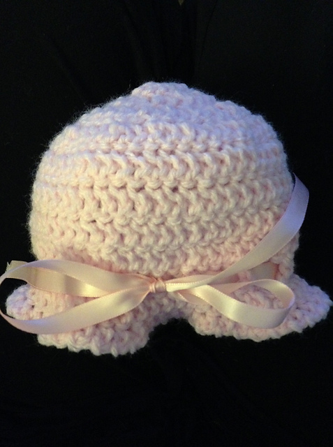 Ravelry: Ribbon Baby Hat pattern by Sarah Dernison