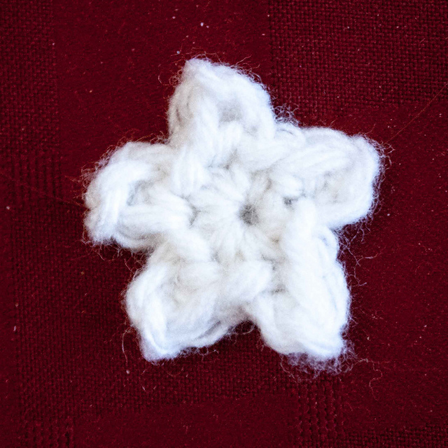 Ravelry: One Round Star pattern by Amanda B