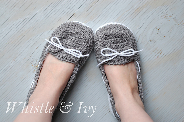 Ravelry: Women’s Boat Shoe Slippers pattern by Bethany Dearden