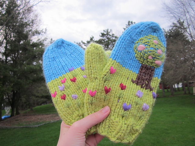 Ravelry: Green Thumb Mittens pattern by Bethany Evans