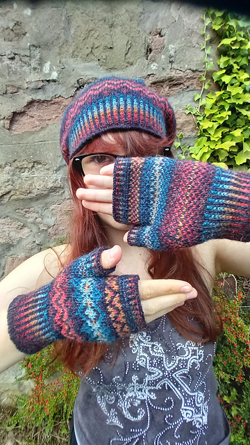 Ravelry: Clan Mitts pattern by Beverley Dott