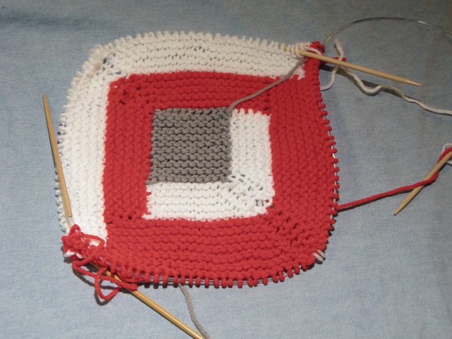 Ravelry: Mitered-Corner Log Cabin Square pattern by Linda Skolnik and ...