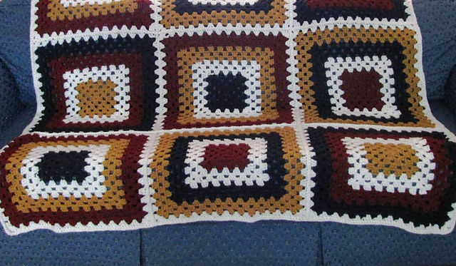 Ravelry: Giant Granny Square Throw pattern by BHelenCrochet