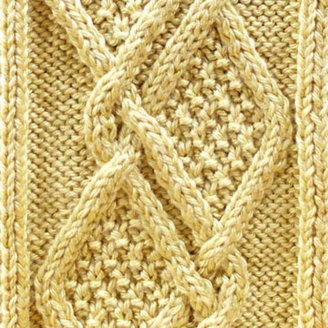 Ravelry: Moss Diamonds Scarf pattern by nalhcib