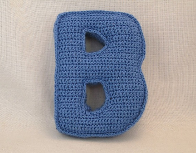 Ravelry: CAPITAL LETTER B pattern by Begoña Sanchez-Sauthier Berrojalbiz