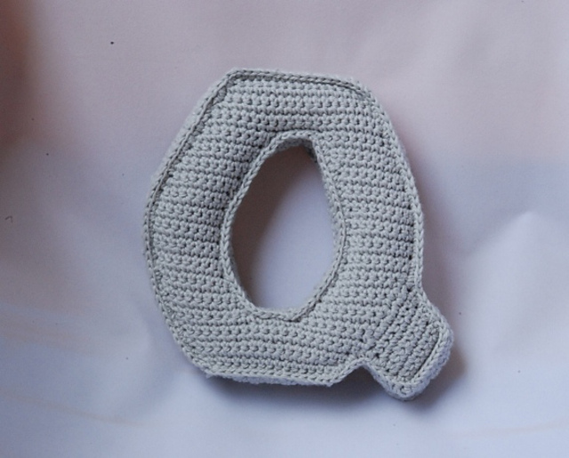 Ravelry: CAPITAL LETTER Q pattern by Begoña Sanchez-Sauthier Berrojalbiz