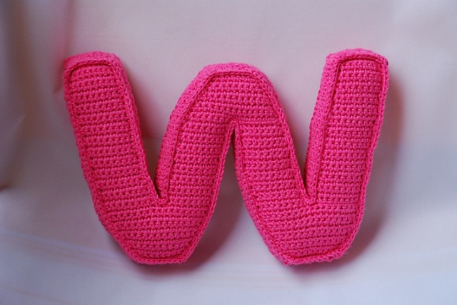 Ravelry: CAPITAL LETTER W pattern by Begoña Sanchez-Sauthier Berrojalbiz