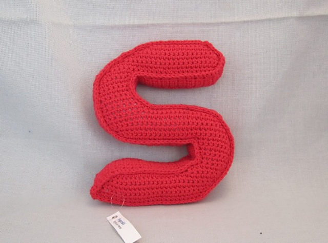 Ravelry: CAPITAL LETTER S pattern by Begoña Sanchez-Sauthier Berrojalbiz