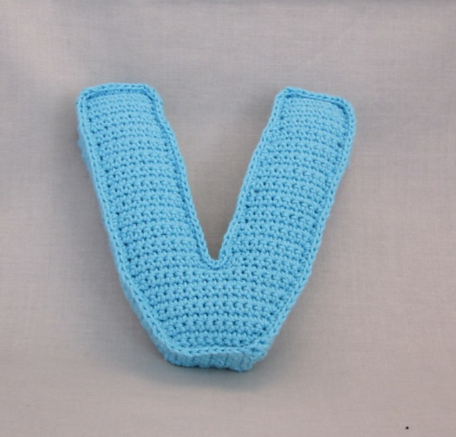 Ravelry: CAPITAL LETTER V pattern by Begoña Sanchez-Sauthier Berrojalbiz