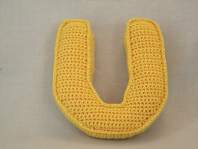 Ravelry: CAPITAL LETTER U pattern by Begoña Sanchez-Sauthier Berrojalbiz