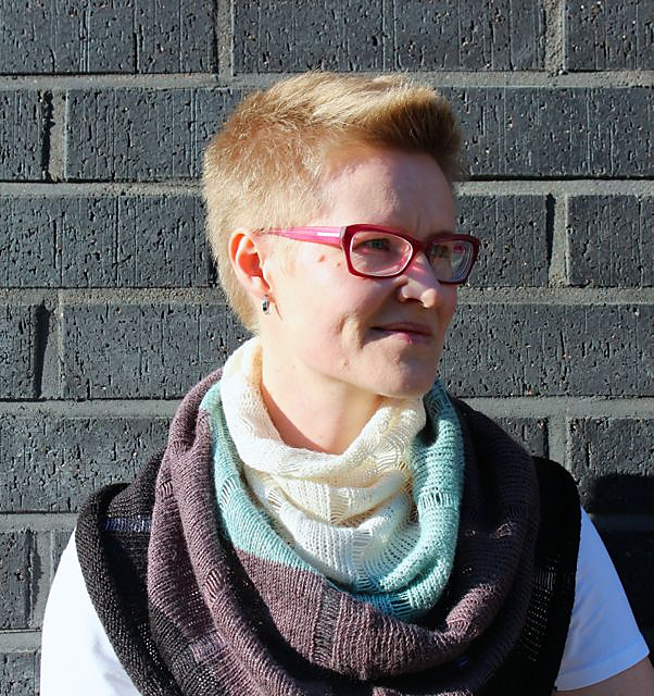Ravelry: Peltosirkku cowl pattern by Katrine Birkenwasser