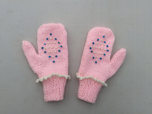 Ravelry: Princess Mittens pattern by Helen Cox