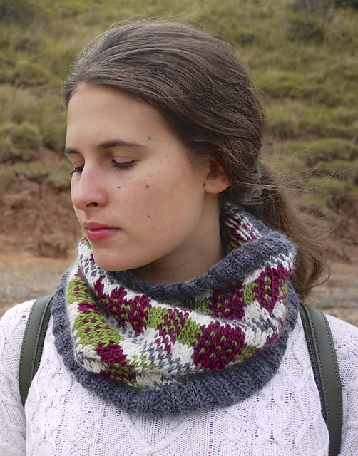Ravelry: Welsh Blanket Cowl pattern by Lara Williams