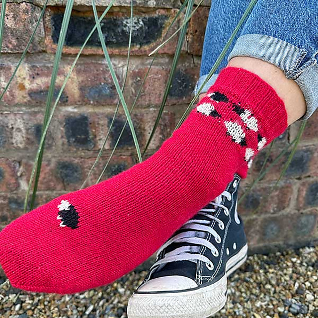 Ravelry: Black Sheep Ruby Socks pattern by Winwick Mum