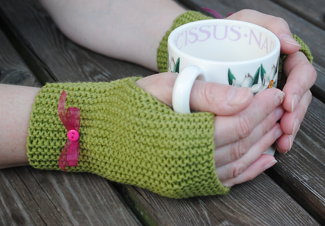 Ravelry: Firsthand pattern by Sam Godden