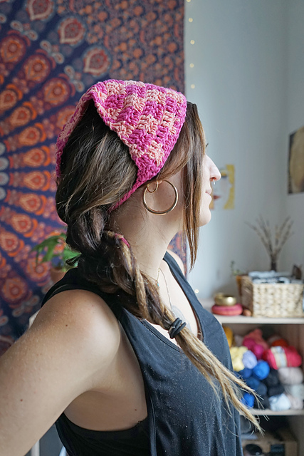 Ravelry: Checkered Bandana pattern by Marina Russo