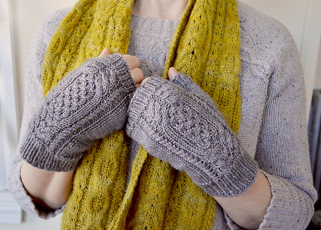 Ravelry: Bay Road Mitts pattern by Bonnie Sennott