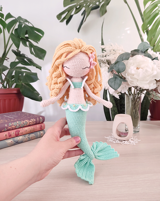 Ravelry: Mermaid June pattern by Renata Volent