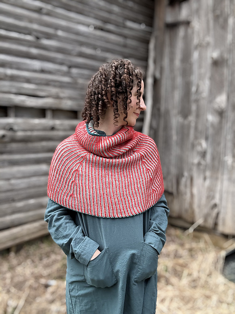 Ravelry: Stormsinger Shoulder Cozy pattern by Kelly McClure