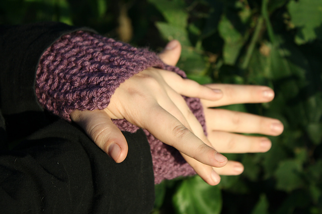 Ravelry: Simple Post Stitch Wristwarmers pattern by Bonnie Irene
