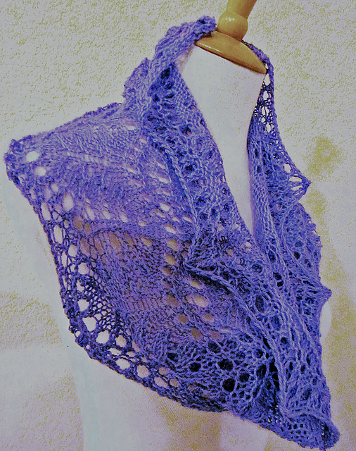 Ravelry: Aurora's Villa Cowl pattern by Nina Shishkoff