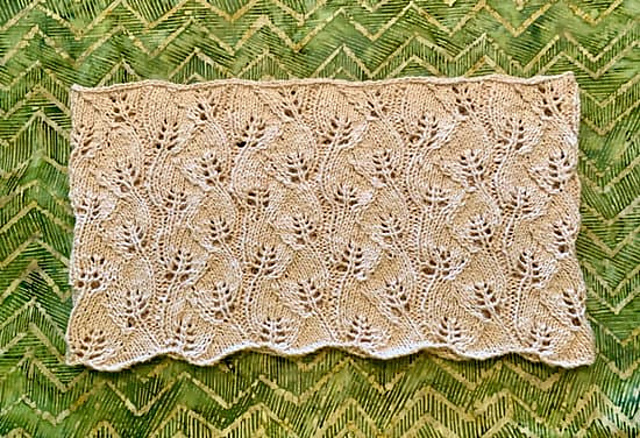 Ravelry: Voca Leaves Cowl pattern by Linda Bond Thomas