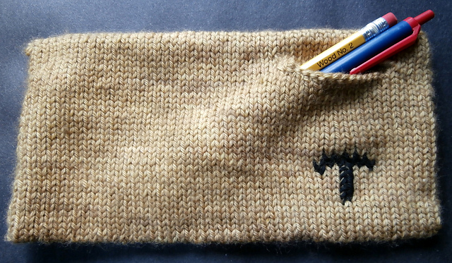 Ravelry: Clever Pencil Case pattern by Heather Kinne