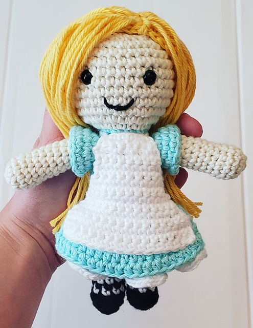 Ravelry: Alice pattern by Brooke Rabideau