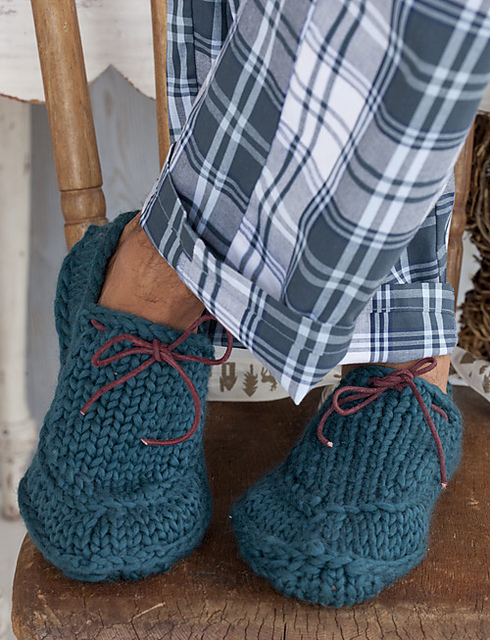 Ravelry: #10 Grandpa's Slippers pattern by Renee Lorion