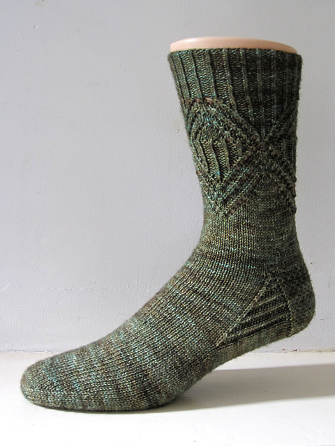 Ravelry: Bernice pattern by General Hogbuffer