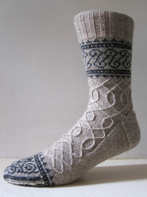 Ravelry: Eisern pattern by General Hogbuffer