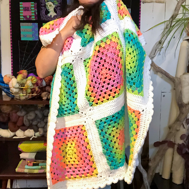 Ravelry: Gradient Granny Square Blanket pattern by Brianna Steele